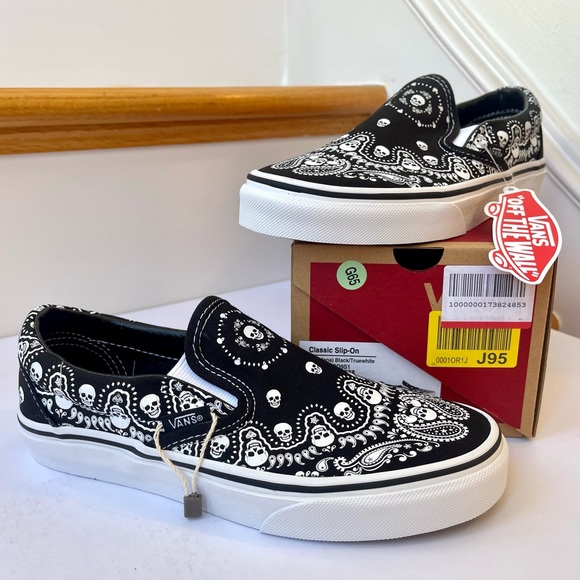 Vans | Shoes | Nwt Vans Classic Slip On Shoes In Black White Bandana ...
